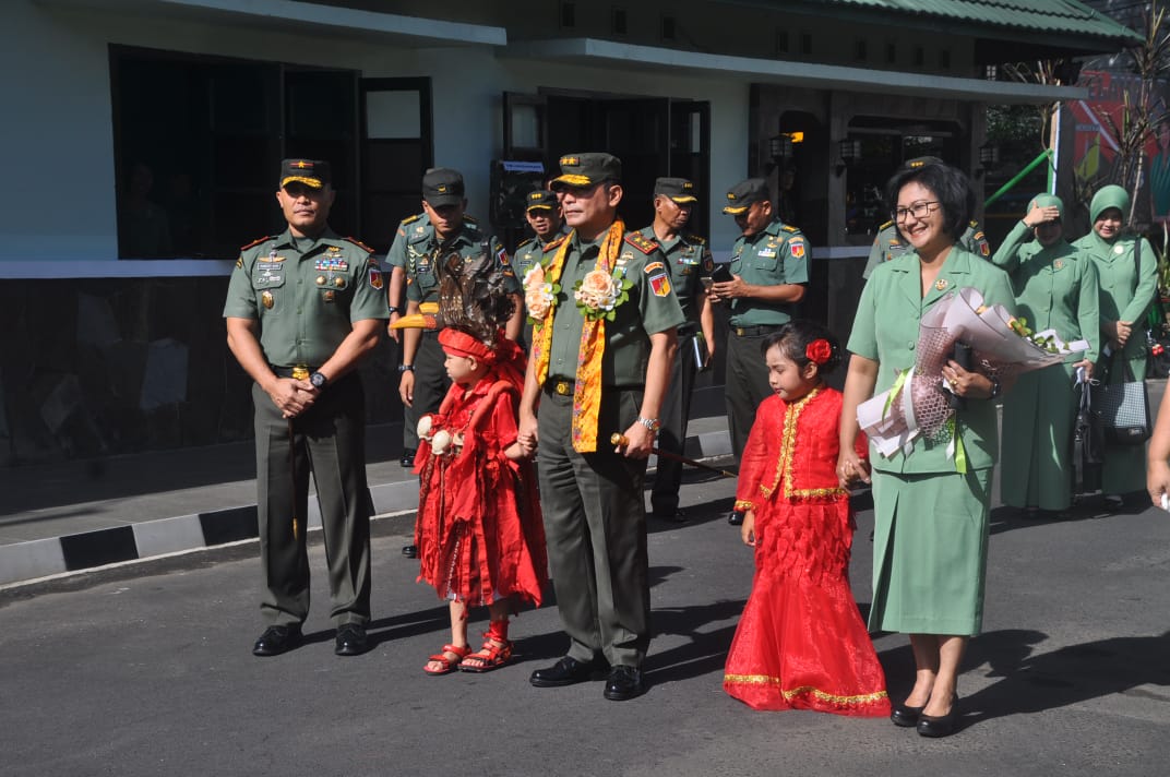 Arahan Mayjen Matondang Saat Mengunjungi Korem 131/Santiago ...